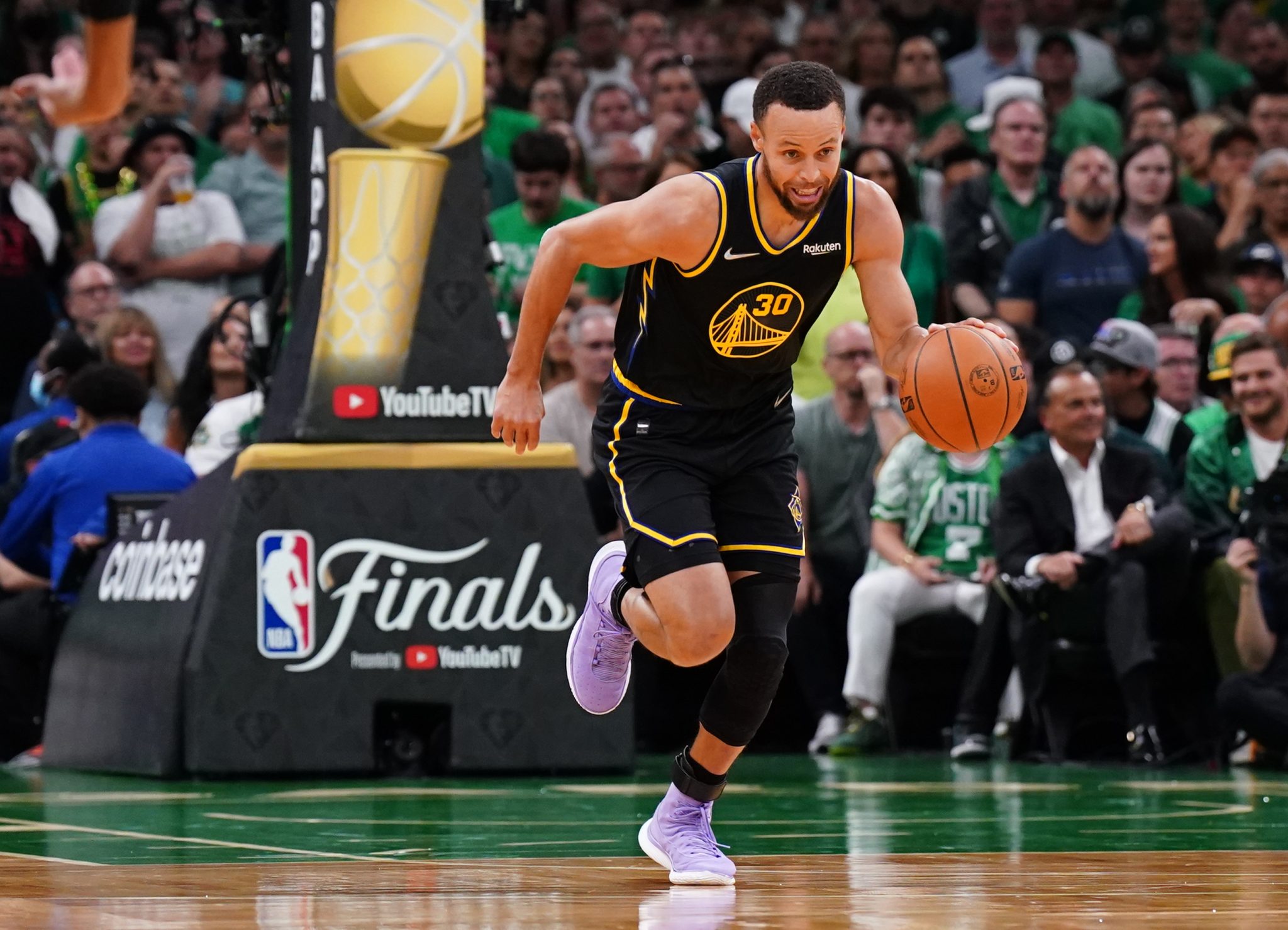 What Ankle Braces Does Steph Curry Wear Sportslingo
